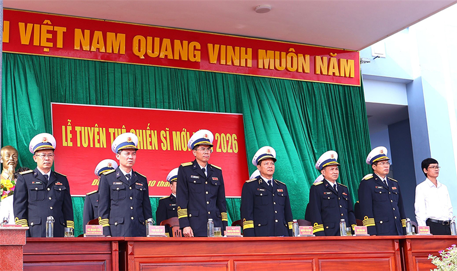 Tư lệnh Vùng 2 Hải quân dự chỉ đạo tuyên thệ chiến sĩ mới tại Đồng Nai